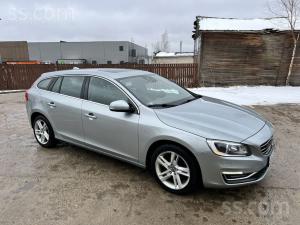 Zils Volvo V60 2013 Rēzekne, ar dzinēja tilpumu 2.40 L un nobraukumu 0 tūkst. km par 6950 €, foto 10 vietnē AUTOMOTO.COM.LV