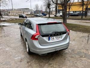Zils Volvo V60 2013 Rēzekne, ar dzinēja tilpumu 2.40 L un nobraukumu 0 tūkst. km par 6950 €, foto 11 vietnē AUTOMOTO.COM.LV