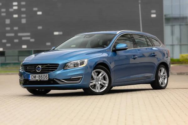 Синий Вольво B60 2013 в Елгава, объемом двигателя 2.40 л и пробегом 287 тыс. км за 10200 €, фото 1 на AUTOMOTO.COM.LV