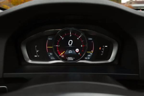 Zils Volvo V60 2013 Jelgava, ar dzinēja tilpumu 2.40 L un nobraukumu 227 tūkst. km par 12900 €, foto 10 vietnē AUTOMOTO.COM.LV