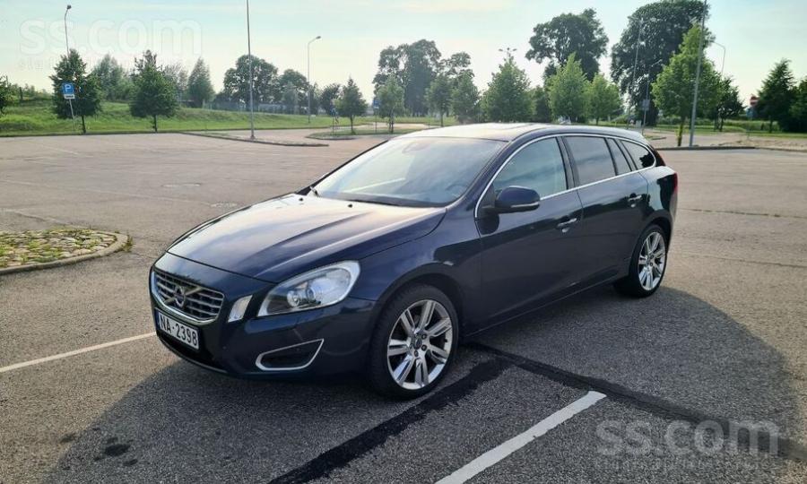 Синий Вольво B60 2013 в Даугавпилс, объемом двигателя 2.00 л и пробегом 295 тыс. км за 4600 €, фото 3 на AUTOMOTO.COM.LV