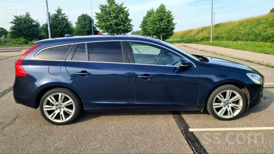 Синий Вольво B60 2013 в Даугавпилс, объемом двигателя 2.00 л и пробегом 295 тыс. км за 4600 €, фото 8 на AUTOMOTO.COM.LV