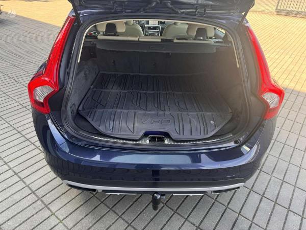Blue Volvo V60 2013 in Kaunas, with an engine capacity of 2.40 L and mileage of 319 thousand km for 6500 €, photo 6 on AUTOMOTO.COM.LV