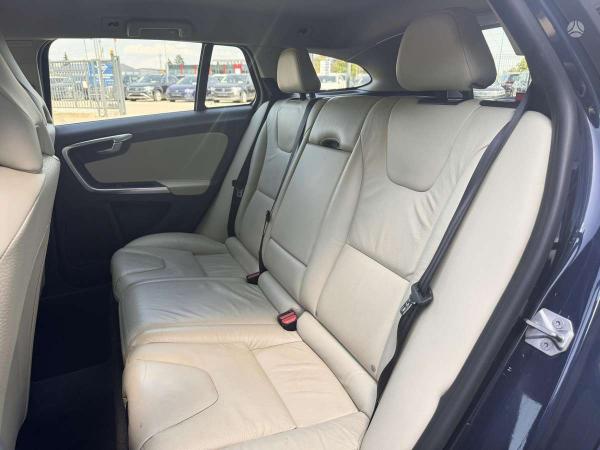 Blue Volvo V60 2013 in Kaunas, with an engine capacity of 2.40 L and mileage of 319 thousand km for 6500 €, photo 8 on AUTOMOTO.COM.LV