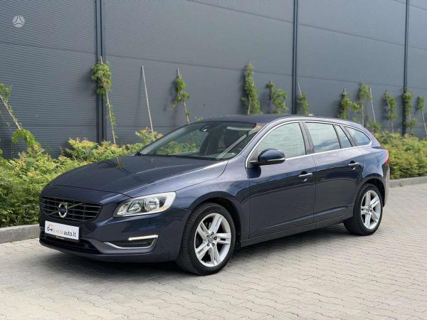 Blue Volvo V60 2013 in Vilnius, with an engine capacity of 1.60 L and mileage of 377 thousand km for 3999 €, photo 6 on AUTOMOTO.COM.LV