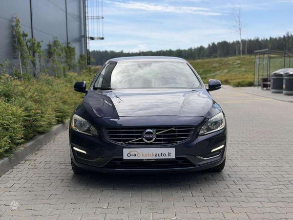 Blue Volvo V60 2013 in Vilnius, with an engine capacity of 1.60 L and mileage of 377 thousand km for 3999 €, photo 10 on AUTOMOTO.COM.LV