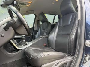 Blue Volvo V60 2013 in Vilnius, with an engine capacity of 1.60 L and mileage of 377 thousand km for 3999 €, photo 16 on AUTOMOTO.COM.LV