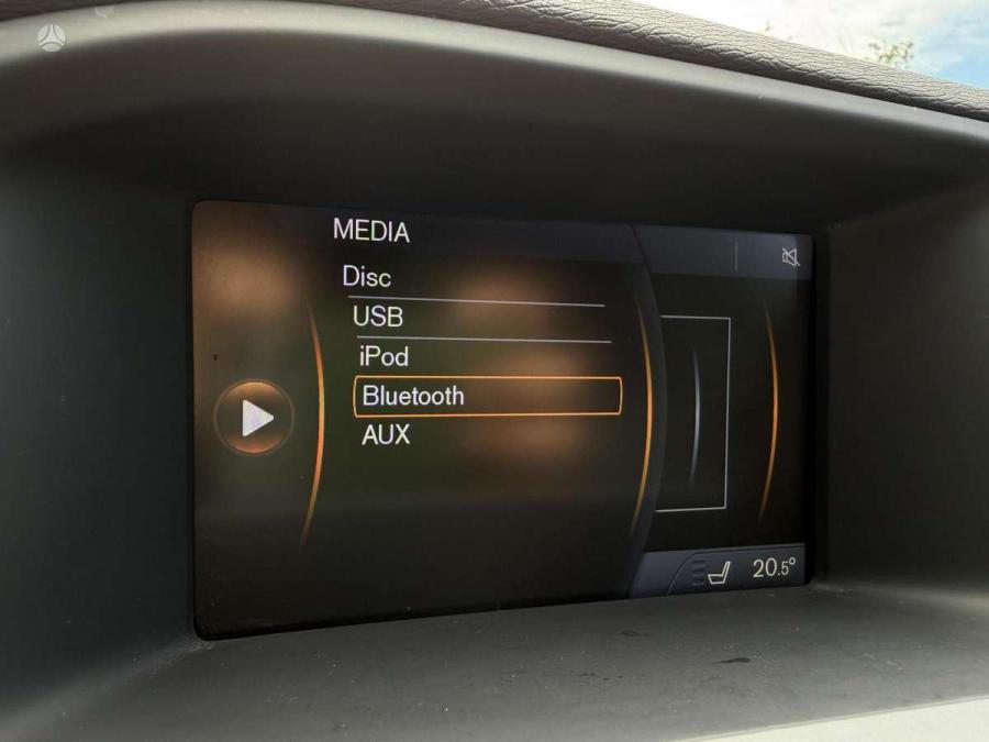 Blue Volvo V60 2013 in Vilnius, with an engine capacity of 1.60 L and mileage of 377 thousand km for 3999 €, photo 37 on AUTOMOTO.COM.LV