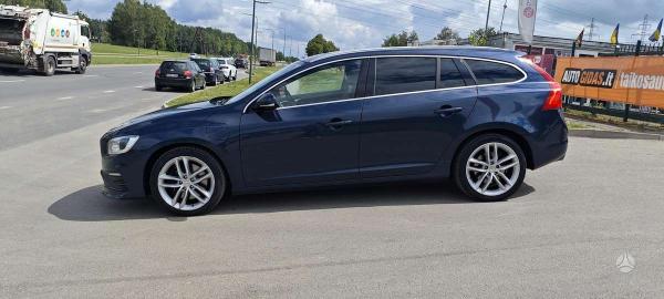 Blue Volvo V60 2013 in Kaunas, with an engine capacity of 2.40 L and mileage of 252 thousand km for 5999 €, photo 2 on AUTOMOTO.COM.LV