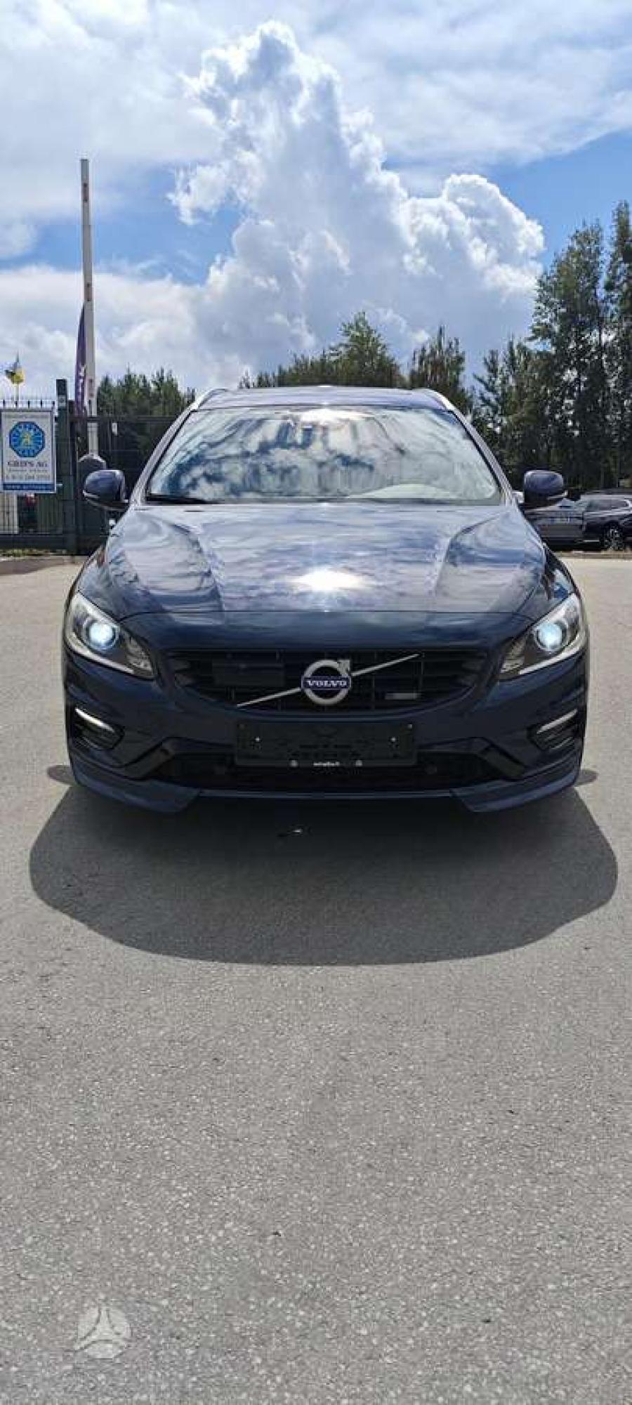 Zils Volvo V60 2013 Kauņa, ar dzinēja tilpumu 2.40 L un nobraukumu 252 tūkst. km par 5999 €, foto 4 vietnē AUTOMOTO.COM.LV