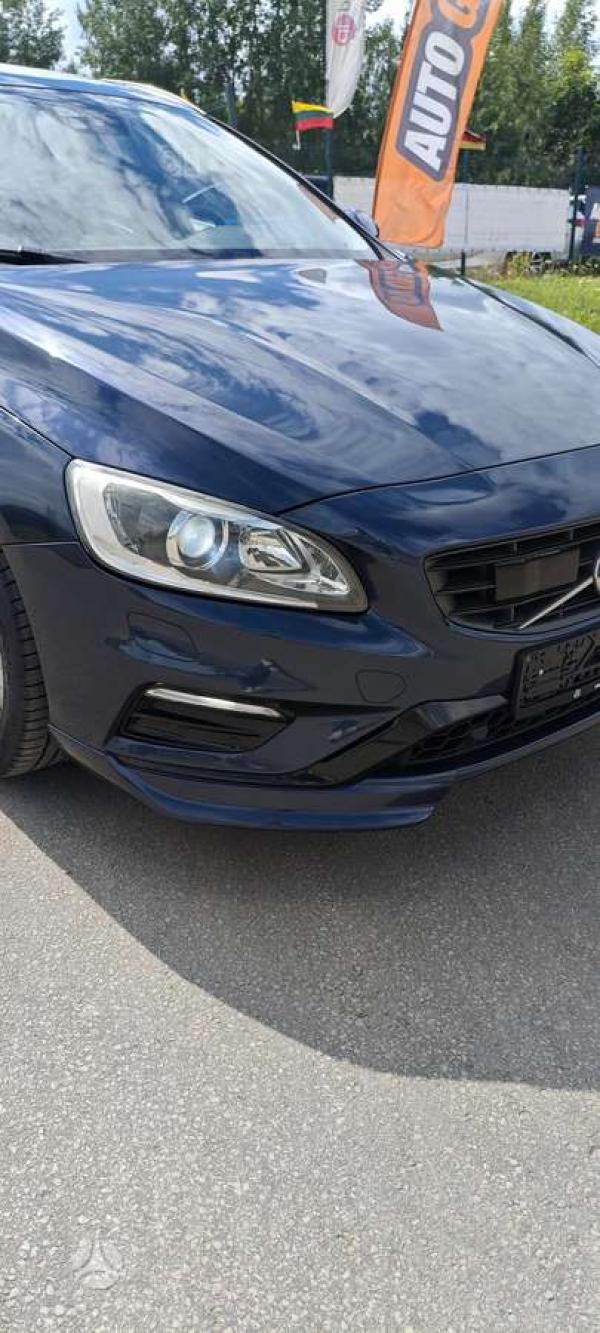 Blue Volvo V60 2013 in Kaunas, with an engine capacity of 2.40 L and mileage of 252 thousand km for 5999 €, photo 4 on AUTOMOTO.COM.LV