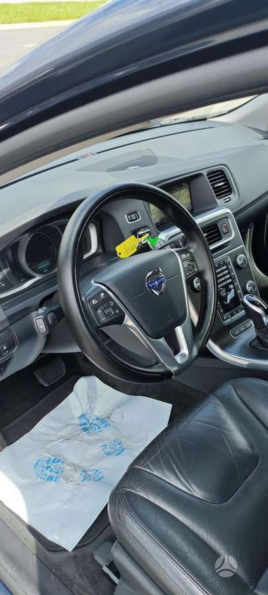 Zils Volvo V60 2013 Kauņa, ar dzinēja tilpumu 2.40 L un nobraukumu 252 tūkst. km par 5999 €, foto 14 vietnē AUTOMOTO.COM.LV