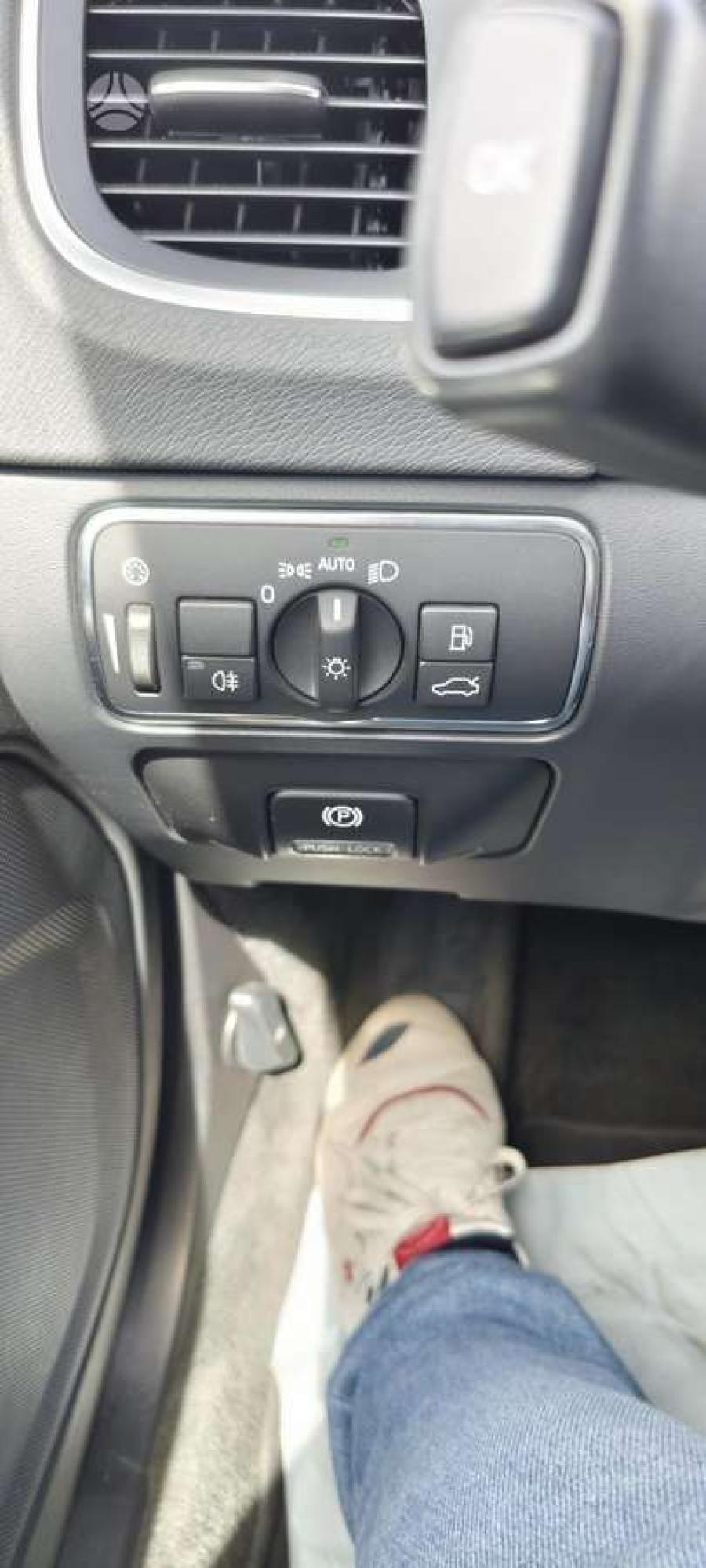 Zils Volvo V60 2013 Kauņa, ar dzinēja tilpumu 2.40 L un nobraukumu 252 tūkst. km par 5999 €, foto 20 vietnē AUTOMOTO.COM.LV