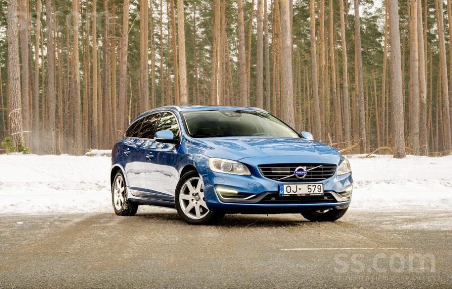 Zils Volvo V60 2013 Rīga, ar dzinēja tilpumu 2.40 L un nobraukumu 334 tūkst. km par 4590 €, foto 3 vietnē AUTOMOTO.COM.LV
