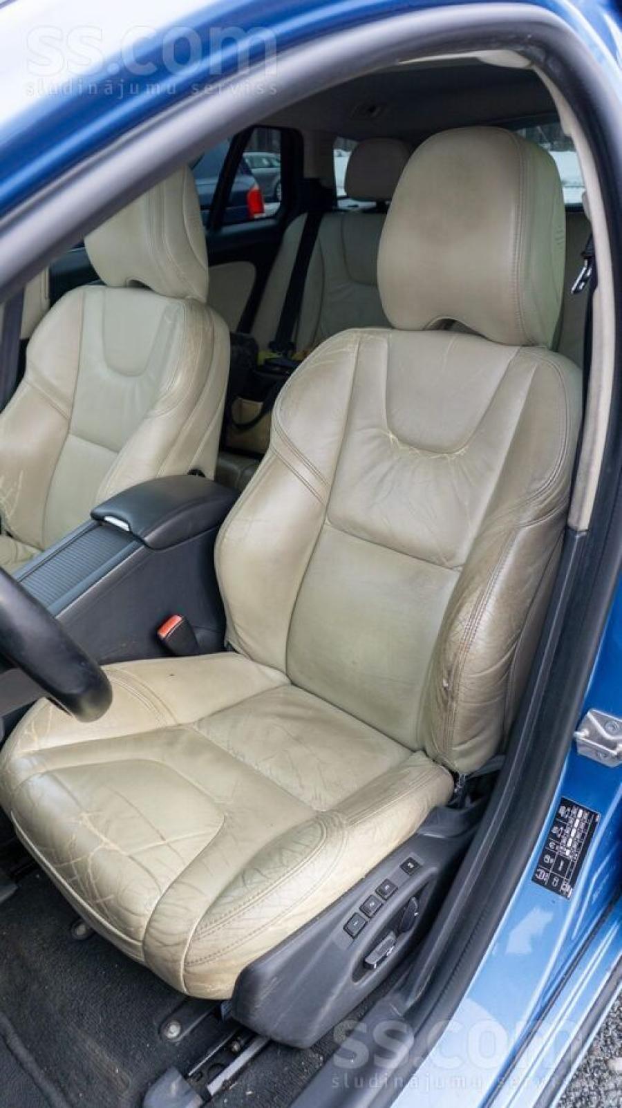 Zils Volvo V60 2013 Rīga, ar dzinēja tilpumu 2.40 L un nobraukumu 334 tūkst. km par 4590 €, foto 21 vietnē AUTOMOTO.COM.LV