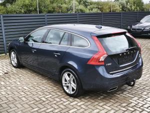 Blue Volvo V60 2013 in Klaipeda, with an engine capacity of 2.40 L and mileage of 298 thousand km for 6600 €, photo 9 on AUTOMOTO.COM.LV