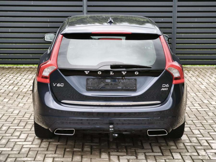 Blue Volvo V60 2013 in Klaipeda, with an engine capacity of 2.40 L and mileage of 298 thousand km for 6600 €, photo 13 on AUTOMOTO.COM.LV
