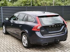 Blue Volvo V60 2013 in Klaipeda, with an engine capacity of 2.40 L and mileage of 298 thousand km for 6600 €, photo 14 on AUTOMOTO.COM.LV