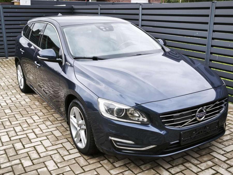 Blue Volvo V60 2013 in Klaipeda, with an engine capacity of 2.40 L and mileage of 298 thousand km for 6600 €, photo 17 on AUTOMOTO.COM.LV
