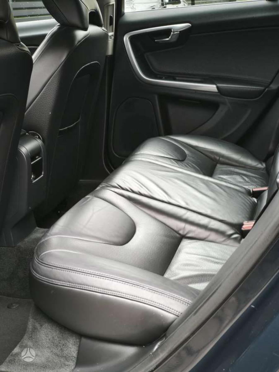 Blue Volvo V60 2013 in Klaipeda, with an engine capacity of 2.40 L and mileage of 298 thousand km for 6600 €, photo 20 on AUTOMOTO.COM.LV