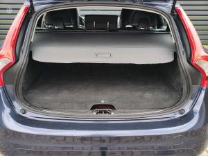 Blue Volvo V60 2013 in Klaipeda, with an engine capacity of 2.40 L and mileage of 298 thousand km for 6600 €, photo 21 on AUTOMOTO.COM.LV