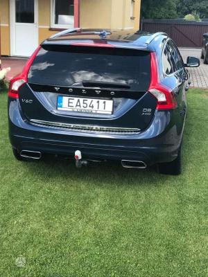 Zils Volvo V60 2013 Viļņa, ar dzinēja tilpumu 2.40 L un nobraukumu 247 tūkst. km par 8000 €, foto 4 vietnē AUTOMOTO.COM.LV