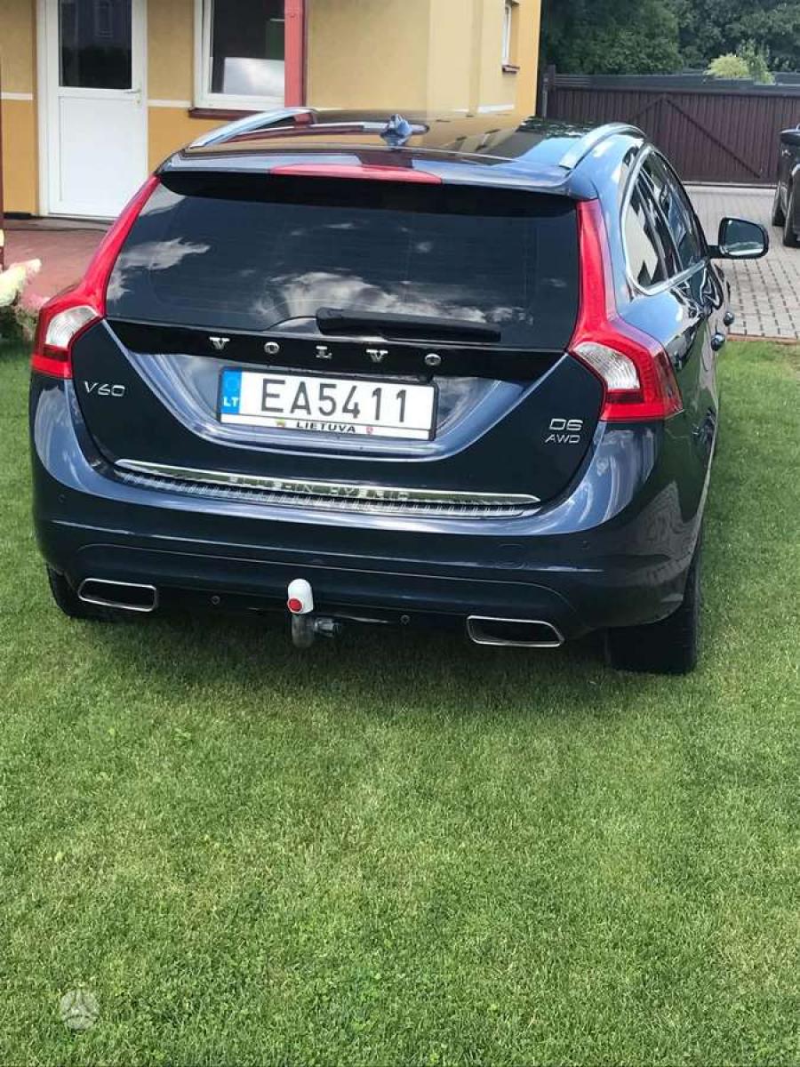 Zils Volvo V60 2013 Viļņa, ar dzinēja tilpumu 2.40 L un nobraukumu 247 tūkst. km par 8000 €, foto 4 vietnē AUTOMOTO.COM.LV