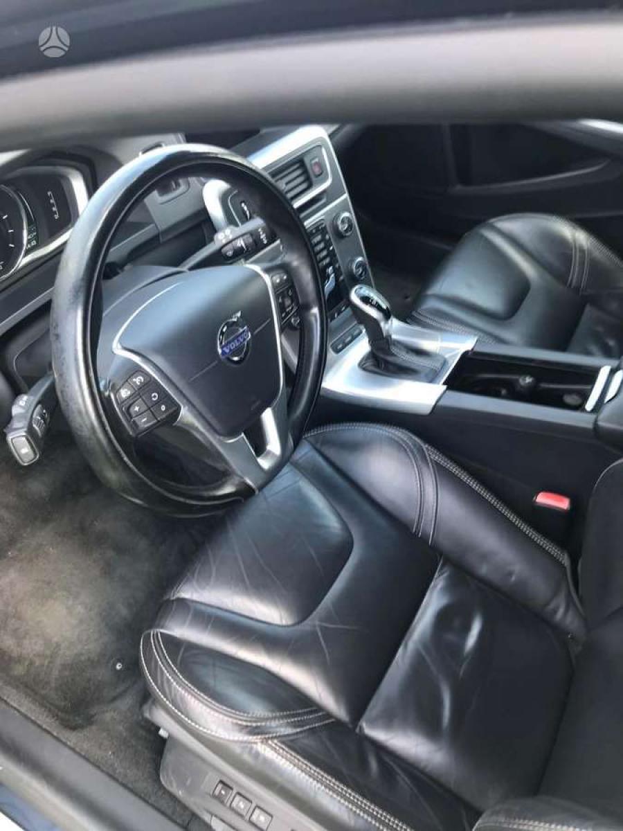 Zils Volvo V60 2013 Viļņa, ar dzinēja tilpumu 2.40 L un nobraukumu 247 tūkst. km par 8000 €, foto 6 vietnē AUTOMOTO.COM.LV