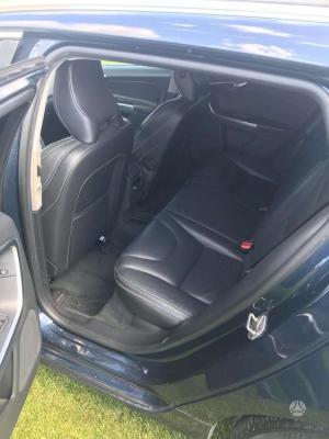 Zils Volvo V60 2013 Viļņa, ar dzinēja tilpumu 2.40 L un nobraukumu 247 tūkst. km par 8000 €, foto 9 vietnē AUTOMOTO.COM.LV