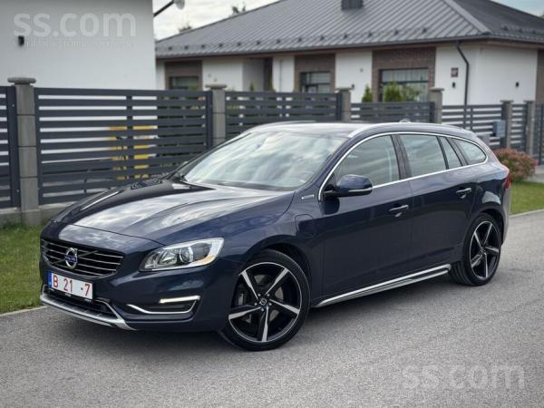 Zils Volvo V60 2013 Jelgava, ar dzinēja tilpumu 2.40 L un nobraukumu 263 tūkst. km par 8500 €, foto 1 vietnē AUTOMOTO.COM.LV