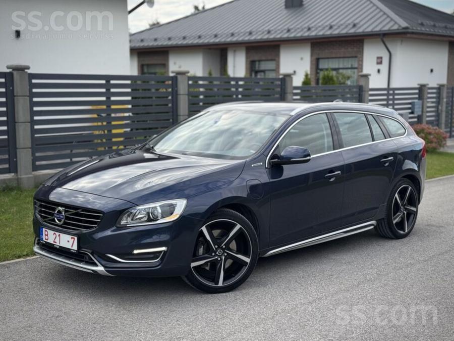 Zils Volvo V60 2013 Jelgava, ar dzinēja tilpumu 2.40 L un nobraukumu 263 tūkst. km par 8500 €, foto 1 vietnē AUTOMOTO.COM.LV