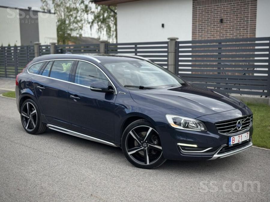 Zils Volvo V60 2013 Jelgava, ar dzinēja tilpumu 2.40 L un nobraukumu 263 tūkst. km par 8500 €, foto 6 vietnē AUTOMOTO.COM.LV