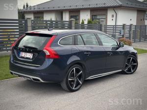 Zils Volvo V60 2013 Jelgava, ar dzinēja tilpumu 2.40 L un nobraukumu 263 tūkst. km par 8500 €, foto 8 vietnē AUTOMOTO.COM.LV