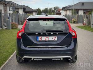 Zils Volvo V60 2013 Jelgava, ar dzinēja tilpumu 2.40 L un nobraukumu 263 tūkst. km par 8500 €, foto 9 vietnē AUTOMOTO.COM.LV