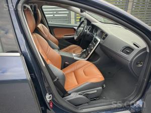 Zils Volvo V60 2013 Jelgava, ar dzinēja tilpumu 2.40 L un nobraukumu 263 tūkst. km par 8500 €, foto 13 vietnē AUTOMOTO.COM.LV