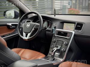 Zils Volvo V60 2013 Jelgava, ar dzinēja tilpumu 2.40 L un nobraukumu 263 tūkst. km par 8500 €, foto 15 vietnē AUTOMOTO.COM.LV