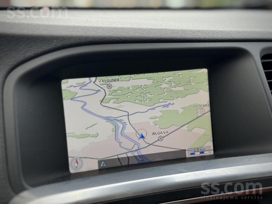 Zils Volvo V60 2013 Jelgava, ar dzinēja tilpumu 2.40 L un nobraukumu 263 tūkst. km par 8500 €, foto 17 vietnē AUTOMOTO.COM.LV