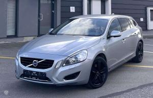 Blue Volvo V60 2013 in Kaunas, with an engine capacity of 2.40 L and mileage of 224 thousand km for 5799 €, photo 3 on AUTOMOTO.COM.LV
