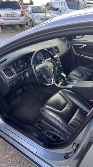 Blue Volvo V60 2013 in Kaunas, with an engine capacity of 2.40 L and mileage of 224 thousand km for 5799 €, photo 6 on AUTOMOTO.COM.LV