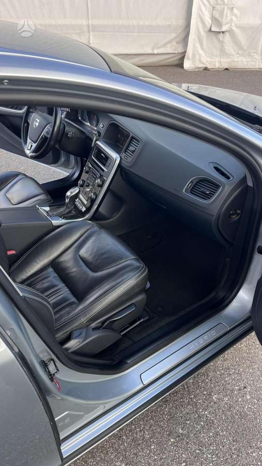 Blue Volvo V60 2013 in Kaunas, with an engine capacity of 2.40 L and mileage of 224 thousand km for 5799 €, photo 9 on AUTOMOTO.COM.LV