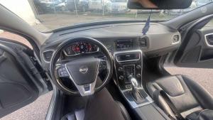 Blue Volvo V60 2013 in Kaunas, with an engine capacity of 2.40 L and mileage of 224 thousand km for 5799 €, photo 12 on AUTOMOTO.COM.LV
