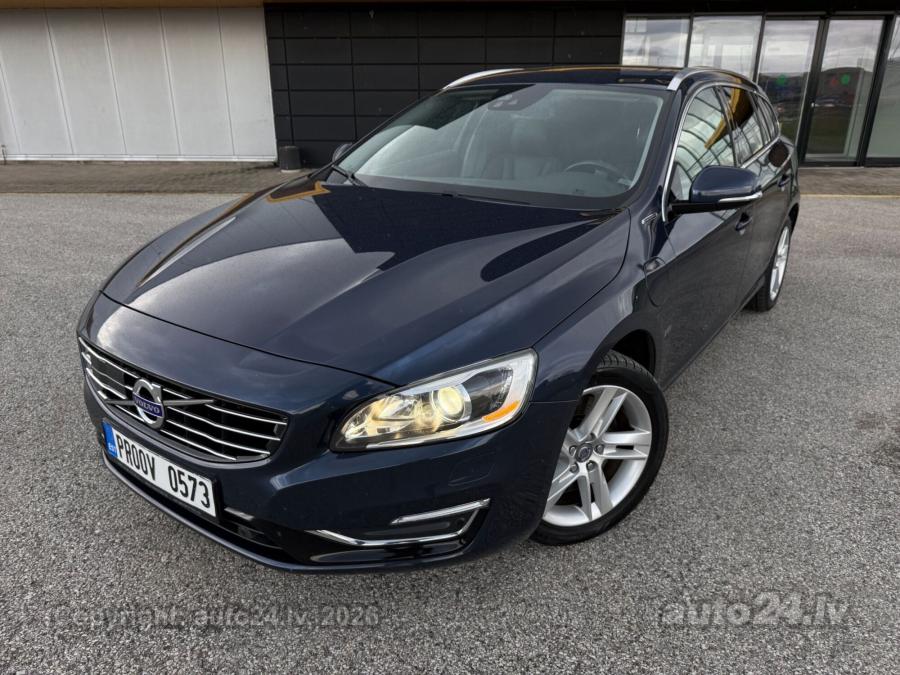 Zils Volvo V60 2013 Tallina, ar dzinēja tilpumu 2.40 L un nobraukumu 241 tūkst. km par 9900 €, foto 1 vietnē AUTOMOTO.COM.LV