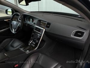 Zils Volvo V60 2013 Tallina, ar dzinēja tilpumu 2.40 L un nobraukumu 241 tūkst. km par 9900 €, foto 12 vietnē AUTOMOTO.COM.LV