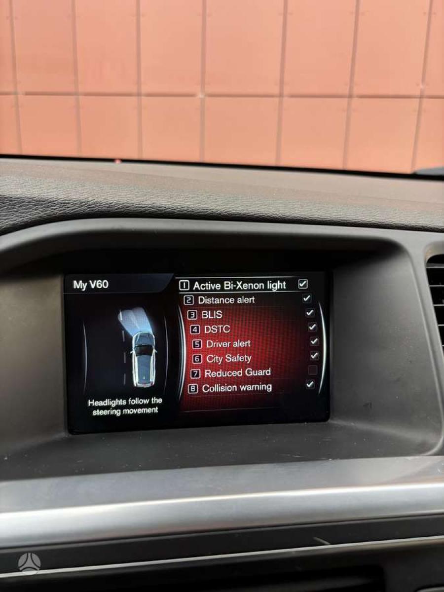 Zils Volvo V60 2013 Viļņa, ar dzinēja tilpumu 2.40 L un nobraukumu 237 tūkst. km par 7300 €, foto 12 vietnē AUTOMOTO.COM.LV