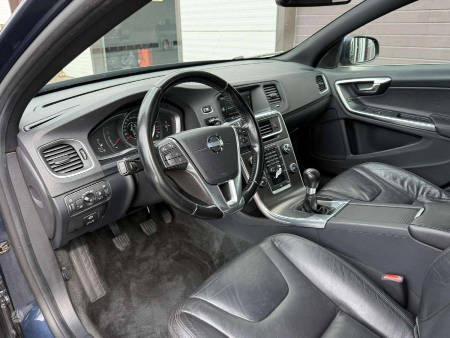 Zils Volvo V60 2013 Utena, ar dzinēja tilpumu 1.98 L un nobraukumu 317 tūkst. km par 5099 €, foto 11 vietnē AUTOMOTO.COM.LV