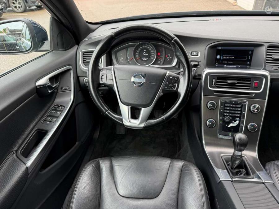 Zils Volvo V60 2013 Utena, ar dzinēja tilpumu 1.98 L un nobraukumu 317 tūkst. km par 5099 €, foto 13 vietnē AUTOMOTO.COM.LV