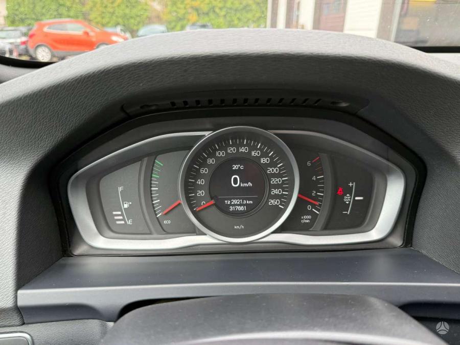Zils Volvo V60 2013 Utena, ar dzinēja tilpumu 1.98 L un nobraukumu 317 tūkst. km par 5099 €, foto 14 vietnē AUTOMOTO.COM.LV