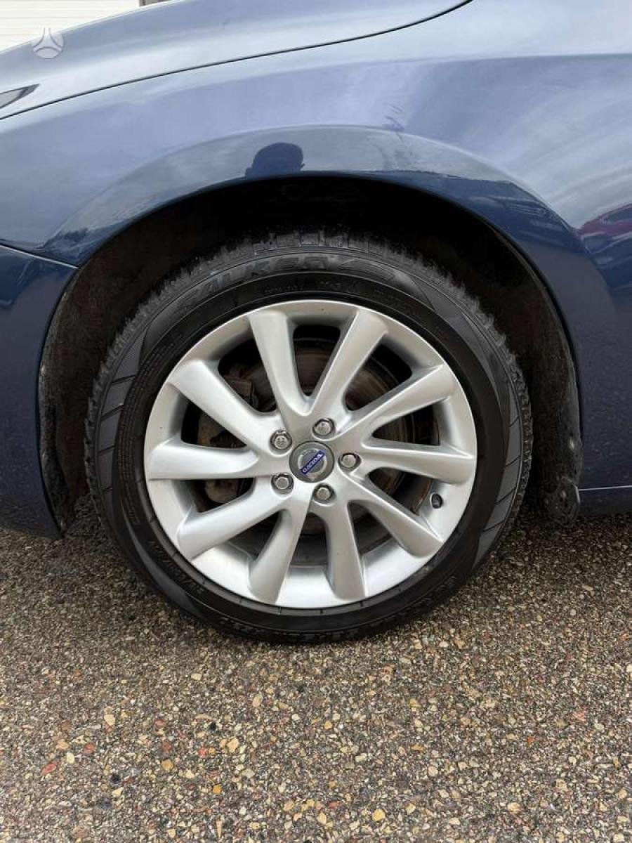 Zils Volvo V60 2013 Utena, ar dzinēja tilpumu 1.98 L un nobraukumu 317 tūkst. km par 5099 €, foto 21 vietnē AUTOMOTO.COM.LV