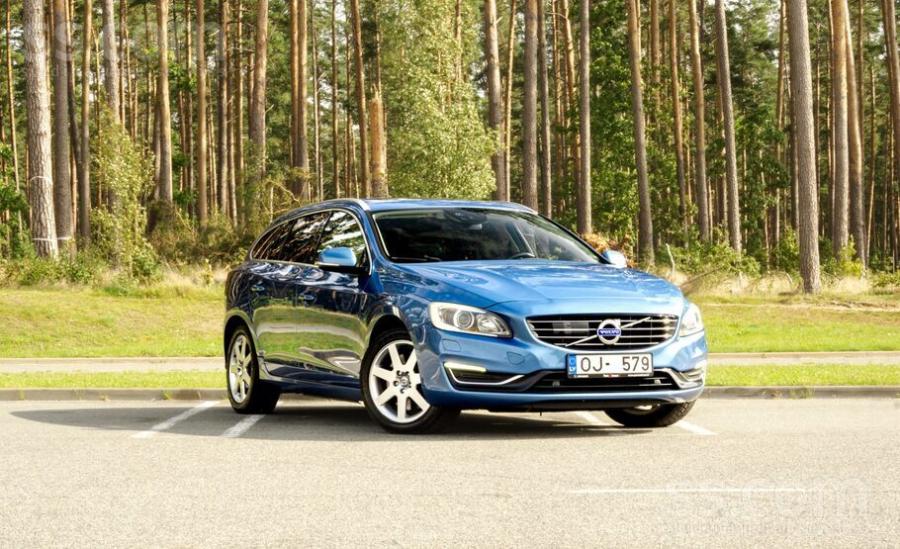 Zils Volvo V60 2013 Rīga, ar dzinēja tilpumu 2.40 L un nobraukumu 334 tūkst. km par 4590 €, foto 3 vietnē AUTOMOTO.COM.LV