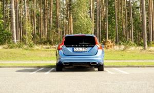 Zils Volvo V60 2013 Rīga, ar dzinēja tilpumu 2.40 L un nobraukumu 334 tūkst. km par 4590 €, foto 8 vietnē AUTOMOTO.COM.LV